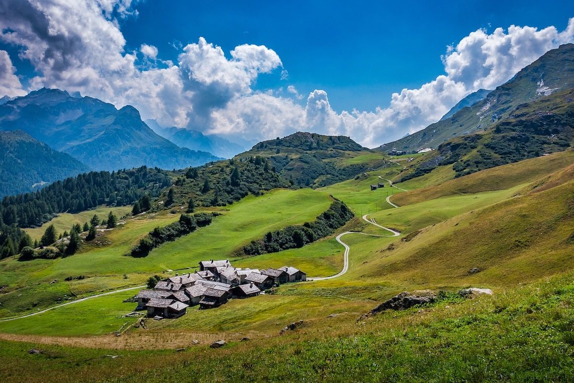 10 things you need to see when touring in Switzerland