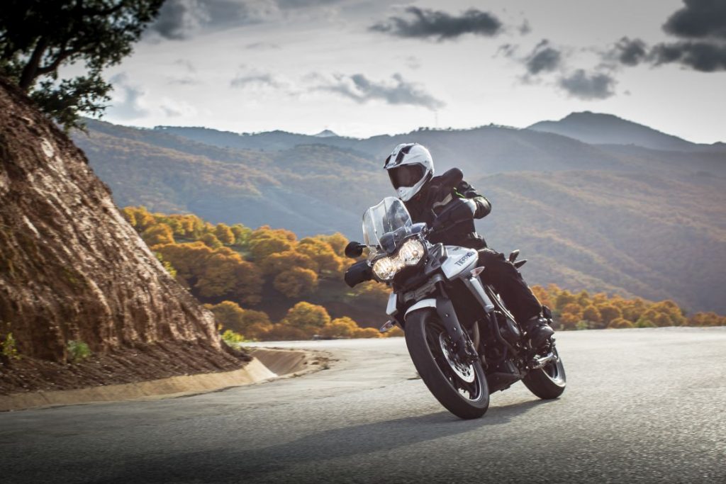 Triumph Tiger 800 XR - Adventure Bike Rider