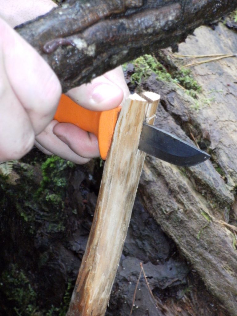 Survival Kit: Cutting tools and knives - Adventure Bike Rider